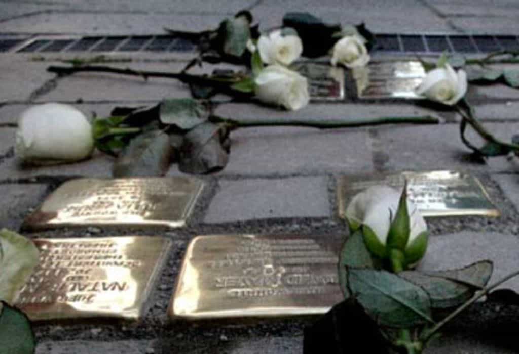 What Are The Small Gold Squares in Europe's Sidewalks? - Digital Roamad ...